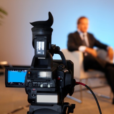 3 Keys To Becoming Comfortable Speaking On Video | Level Up Living